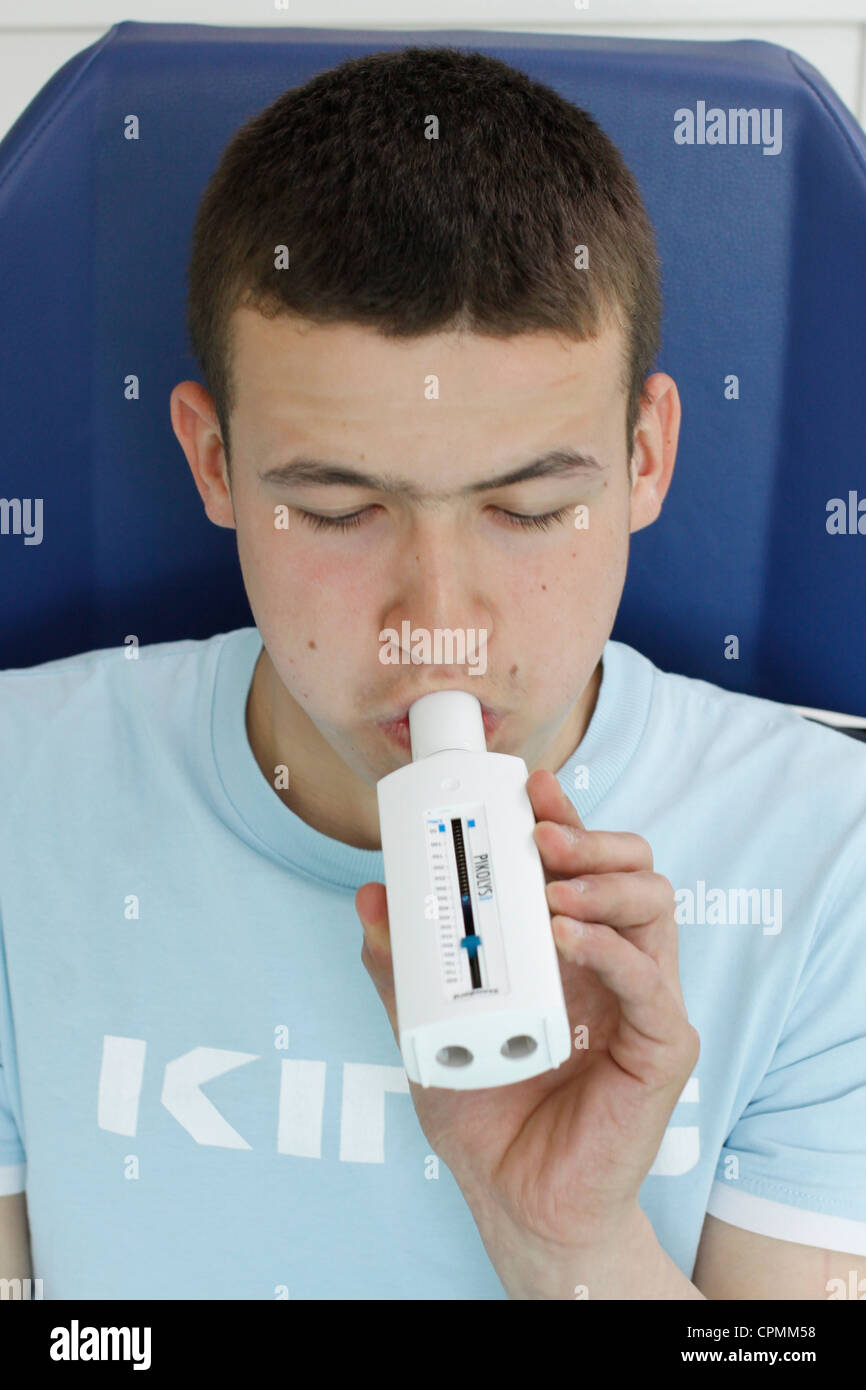 BREATHING, SPIROMETRY ADOLESCENT Stock Photo - Alamy