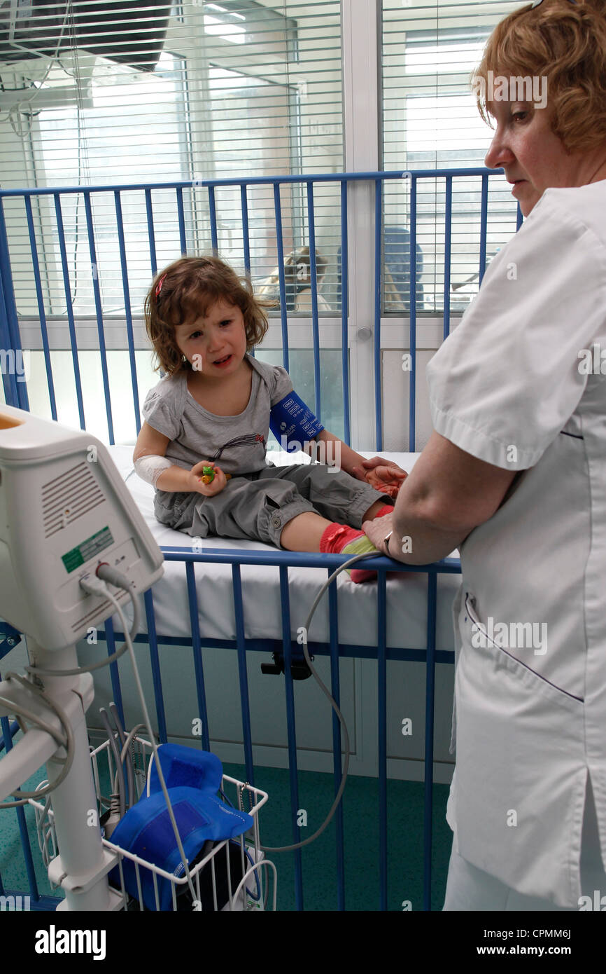 CHILD HOSPITAL PATIENT Stock Photo - Alamy