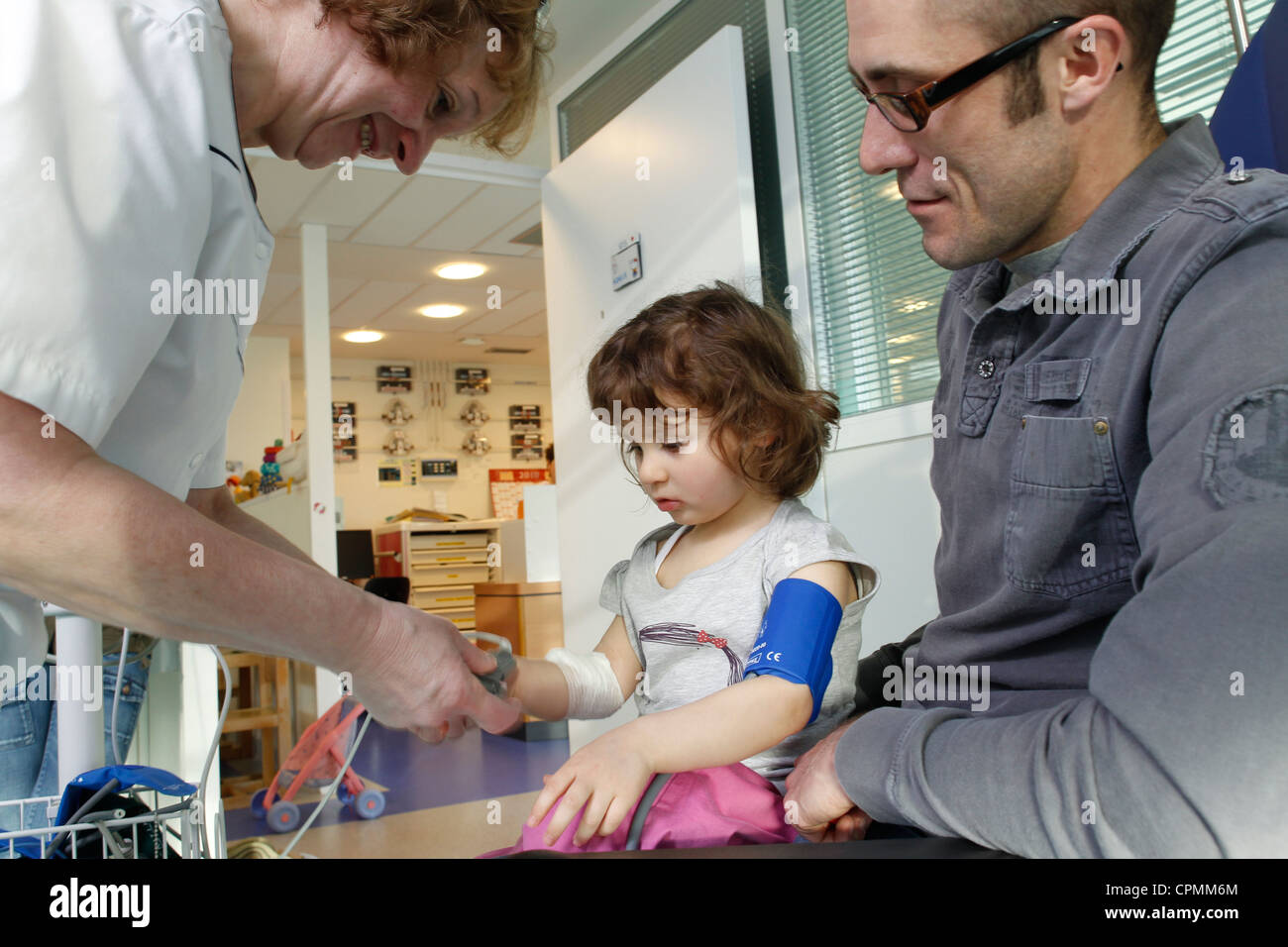 Pulse oximetry hi-res stock photography and images - Alamy