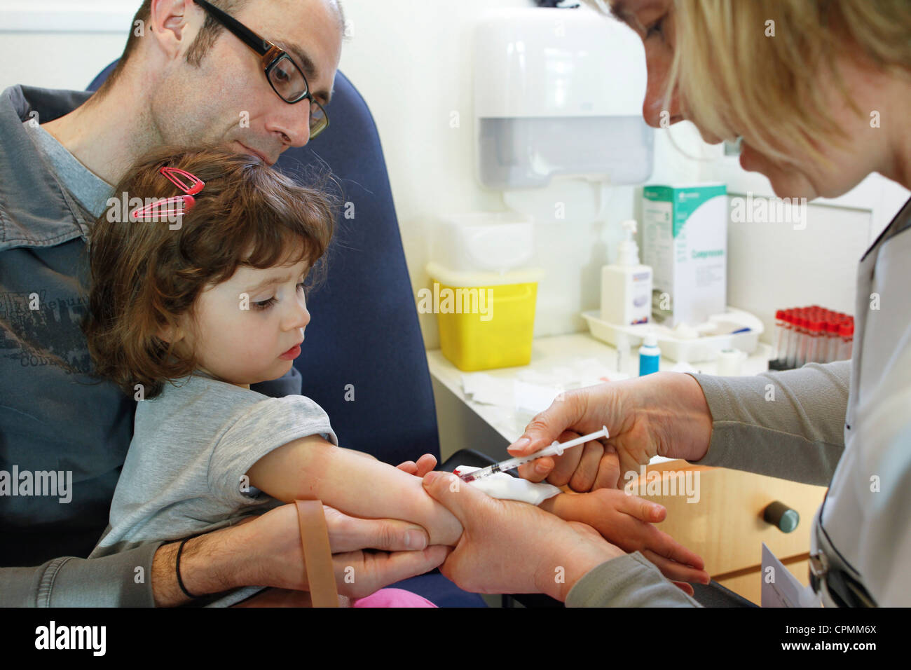 BLOOD SPECIMEN IN A CHILD Stock Photo - Alamy