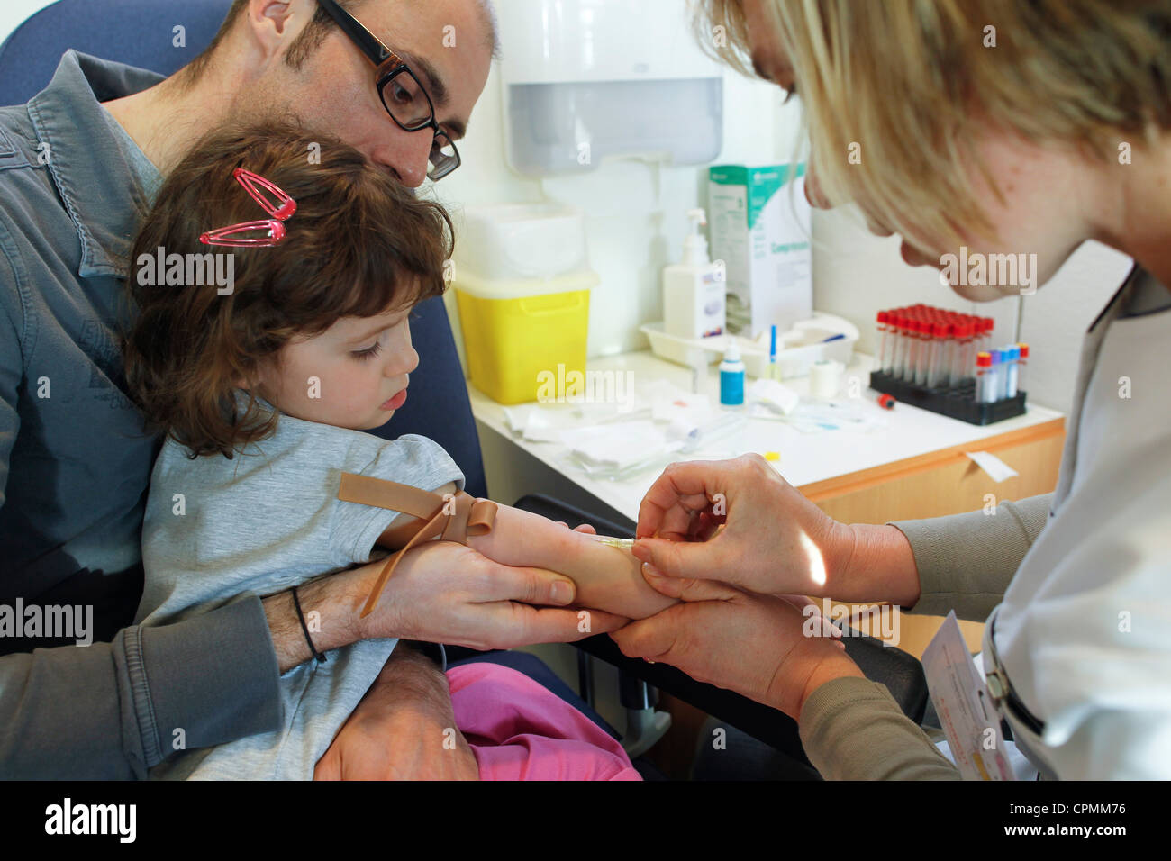 BLOOD SPECIMEN IN A CHILD Stock Photo - Alamy