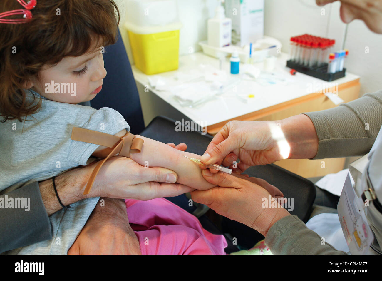 BLOOD SPECIMEN IN A CHILD Stock Photo - Alamy
