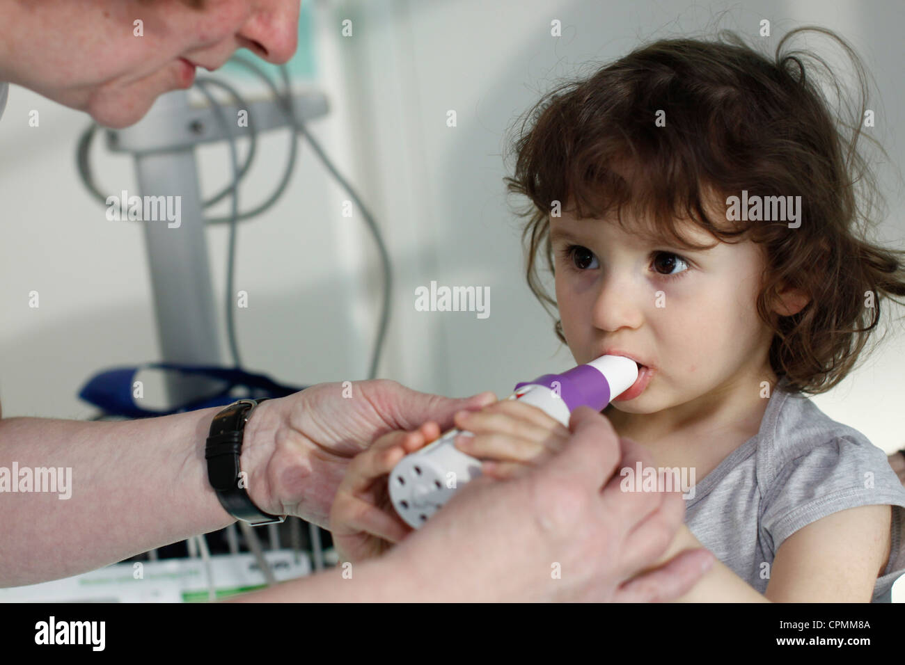BREATHING, SPIROMETRY IN A CHILD Stock Photo - Alamy