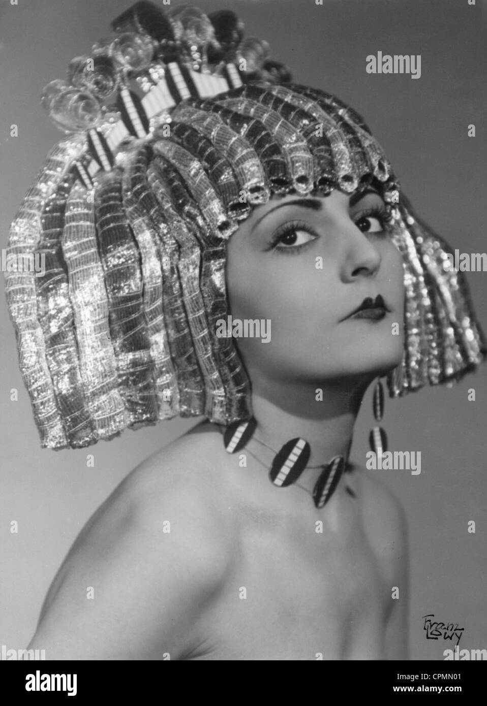 Portrait woman 1928 Black and White Stock Photos & Images - Alamy