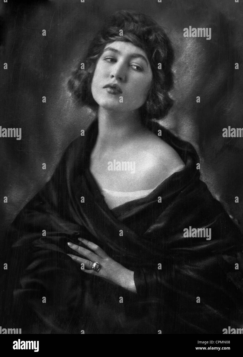 Women's fashion 1922 hi-res stock photography and images - Alamy