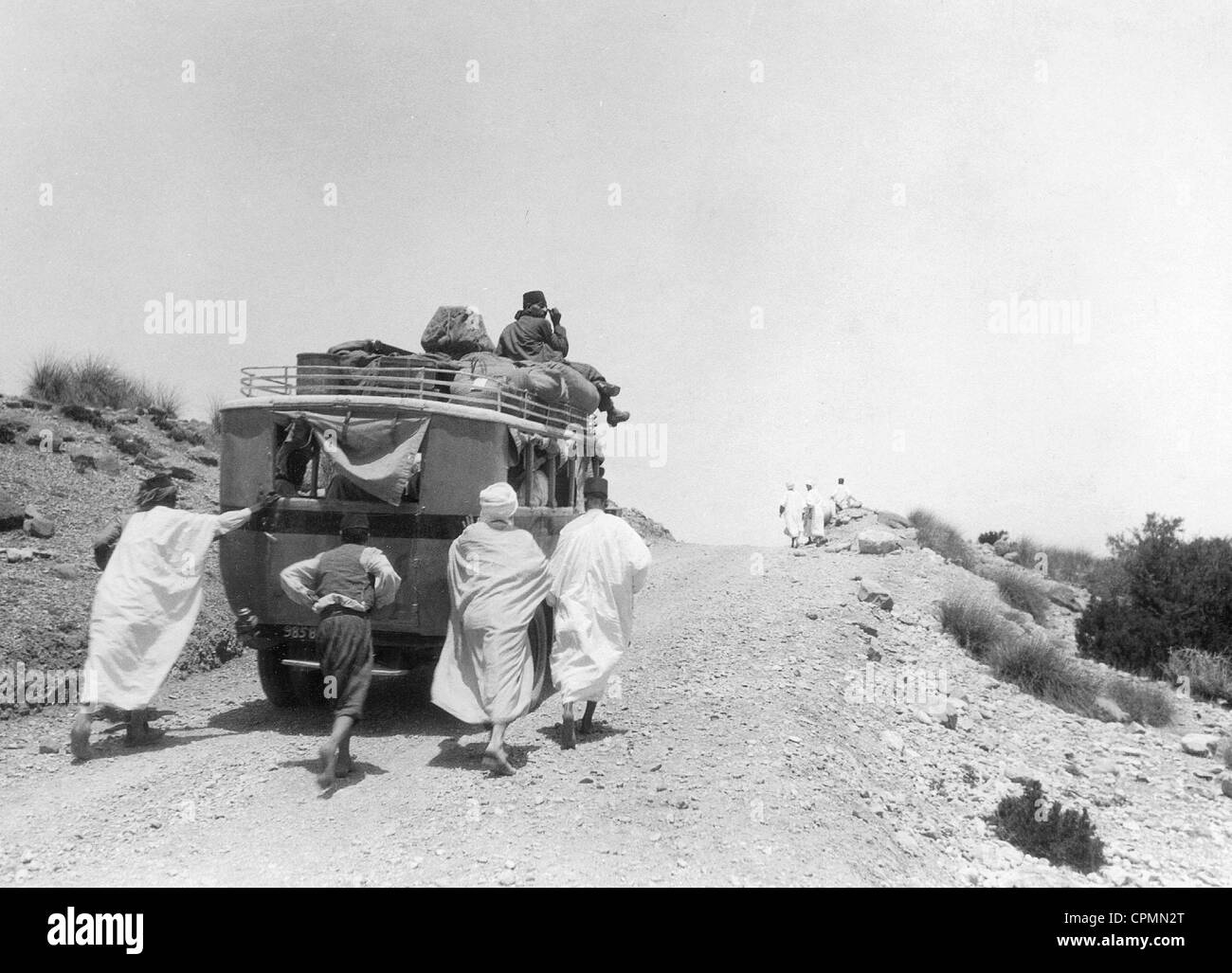 Bus in the Algerian Sahara, 1932 Stock Photo - Alamy