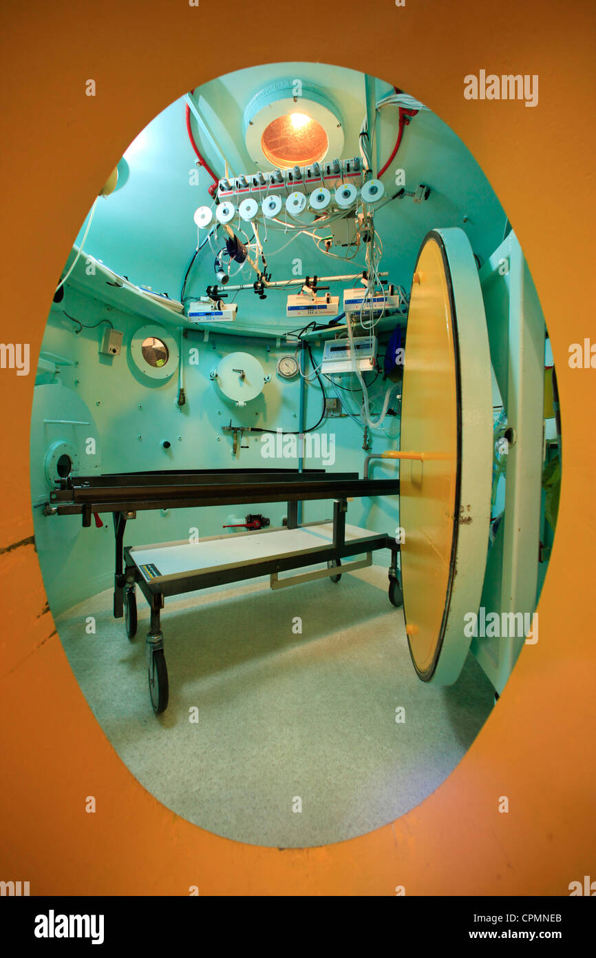 Pressure chamber hi-res stock photography and images - Alamy