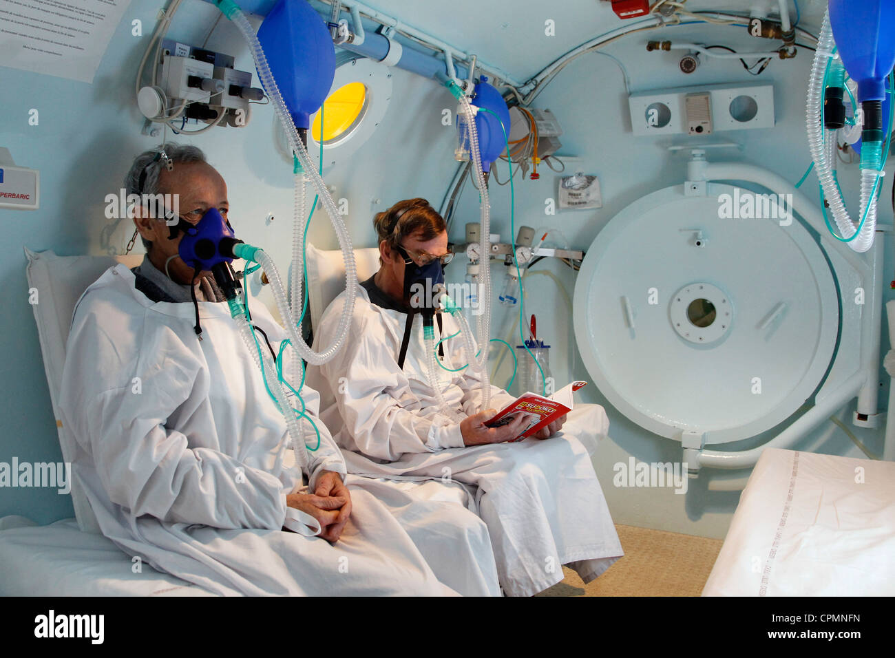 Hyperbaric Chamber Stock Photos & Hyperbaric Chamber Stock Images - Alamy