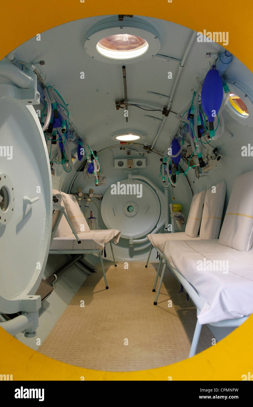 Ambulatory oxygen hi-res stock photography and images - Alamy