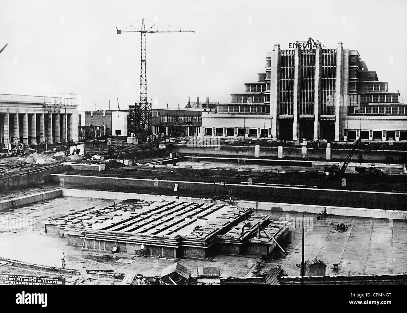 Construction work on the site of the World Exhibition in Brussels, 1935 ...