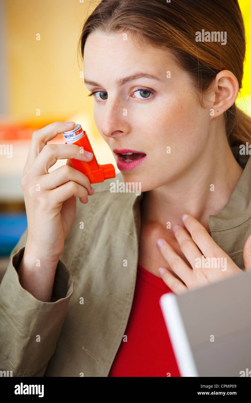 ASTHMA TREATMENT, WOMAN Stock Photo - Alamy