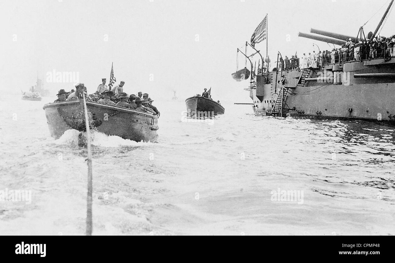 American troops in landing hi-res stock photography and images - Alamy