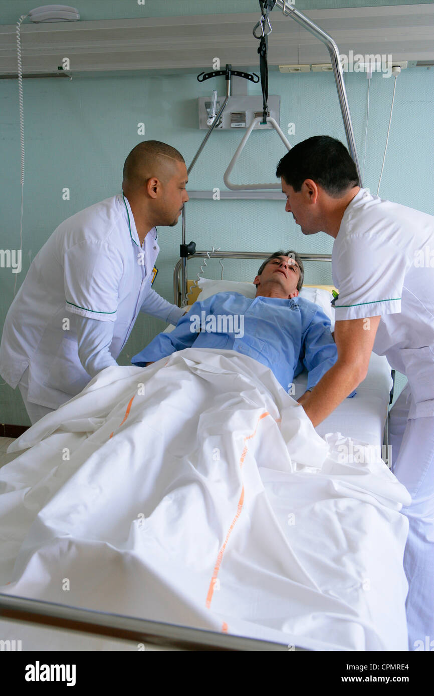 Old medical stretcher bed hi-res stock photography and images - Alamy