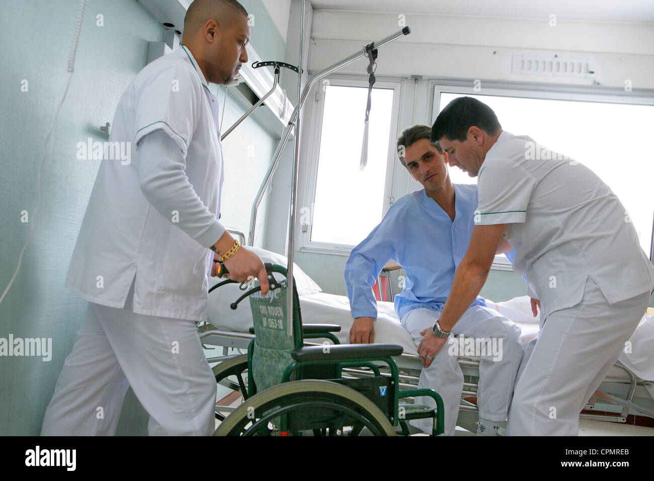 40 stretcher patients hi-res stock photography and images - Alamy