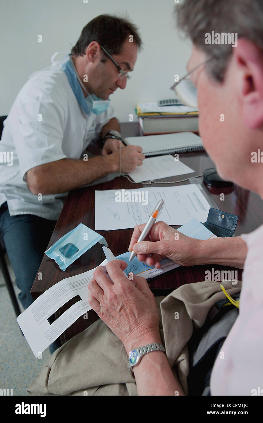 Dental fee hi-res stock photography and images - Alamy