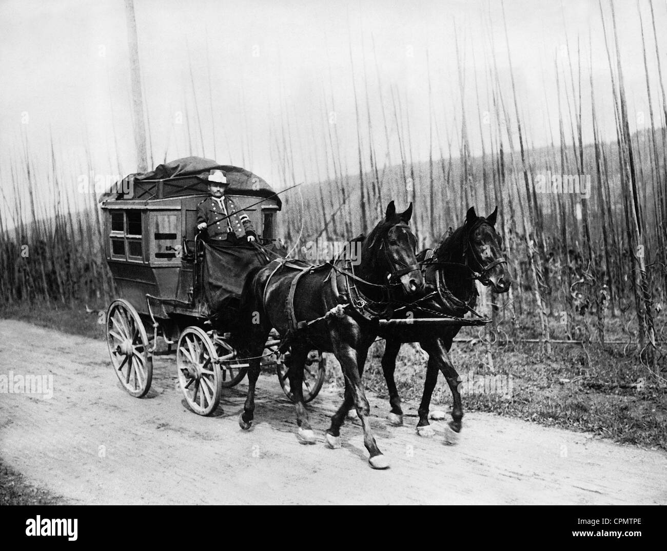 Postal carriage, 1907 Stock Photo - Alamy