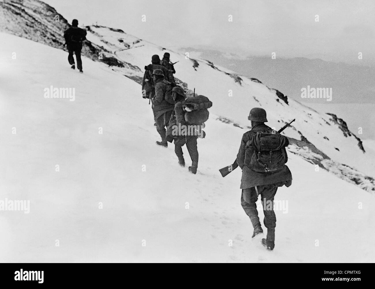 Line infantry hi-res stock photography and images - Alamy