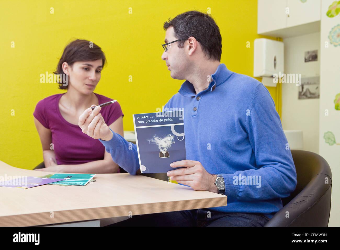 Doctor smoking patient hi-res stock photography and images - Alamy