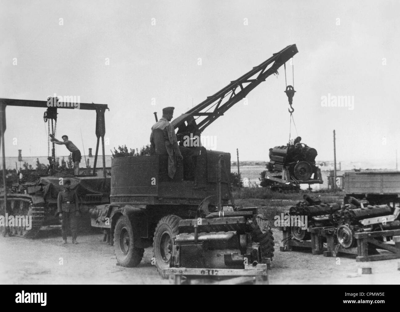 German tank repair station on the Eastern front, 1941 Stock Photo - Alamy
