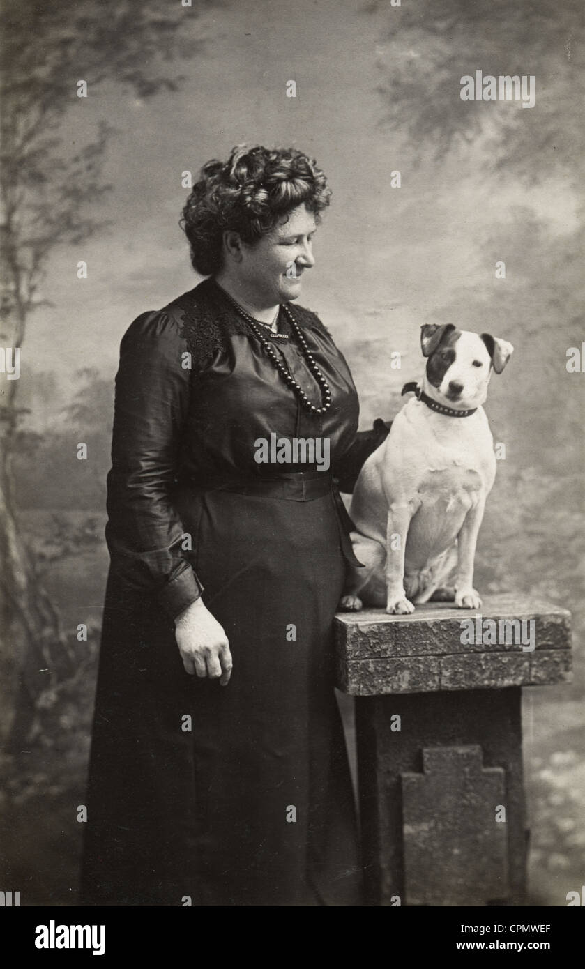 Hefty dog hi-res stock photography and images - Alamy