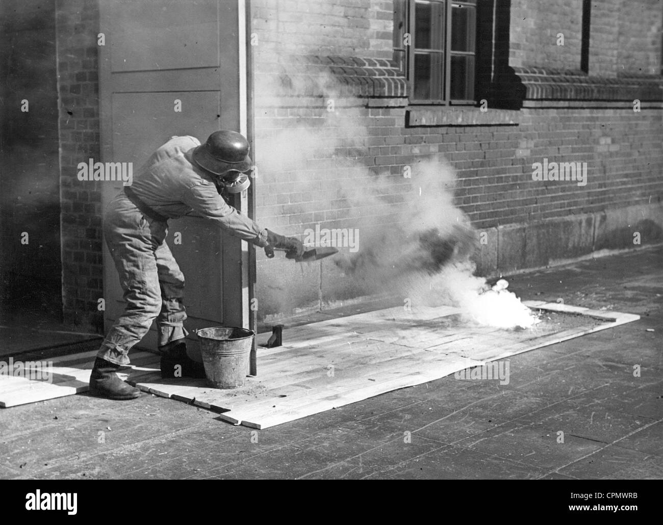 Firefighting techniques hi-res stock photography and images - Alamy