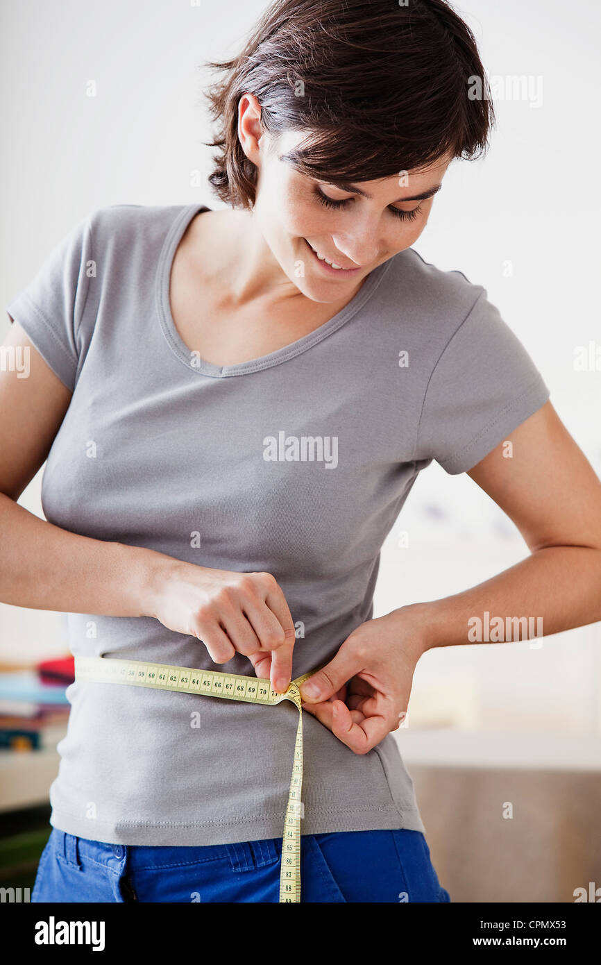 WOMAN'S WAIST CIRCUMFERENCE Stock Photo - Alamy
