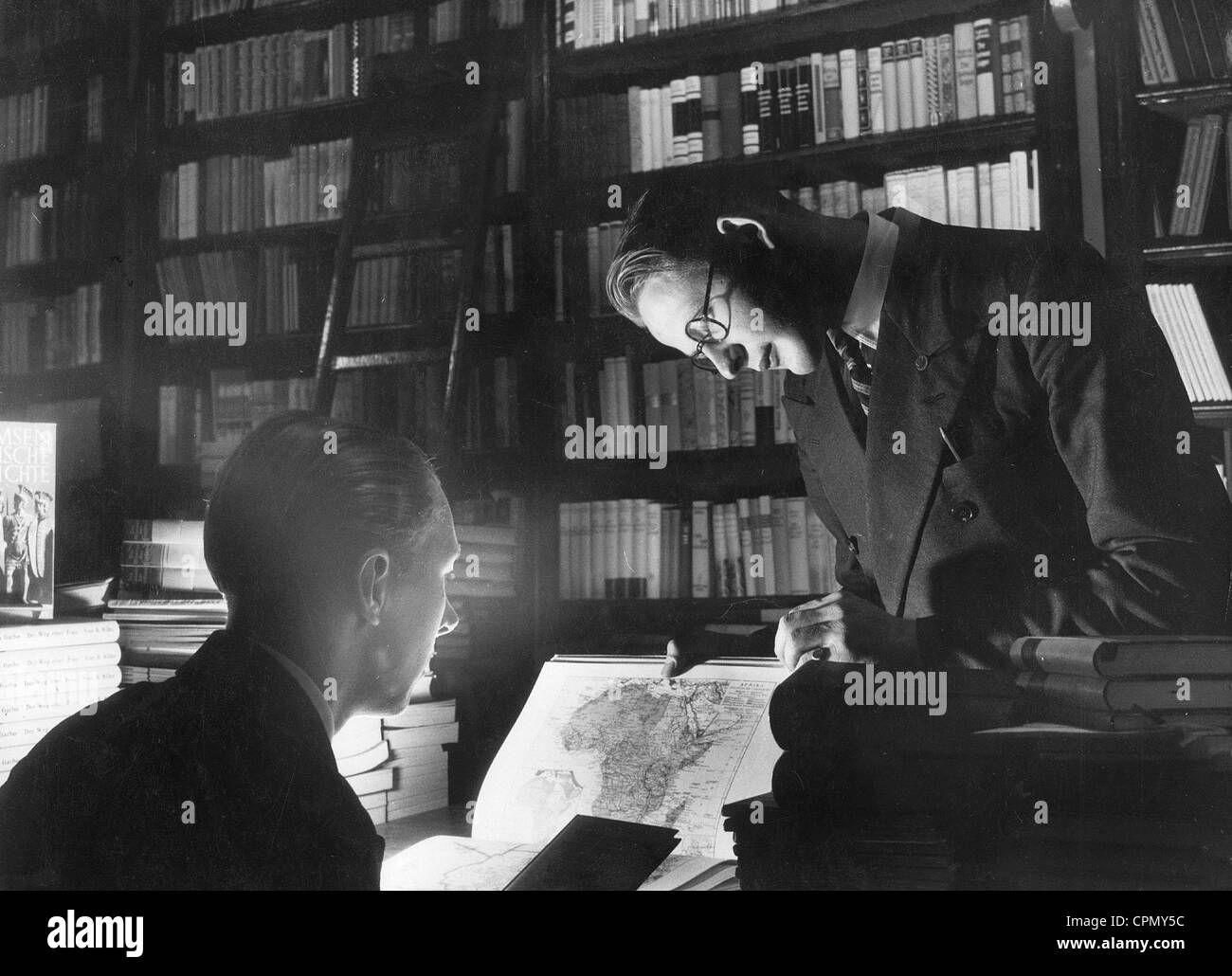 Map library hi-res stock photography and images - Alamy