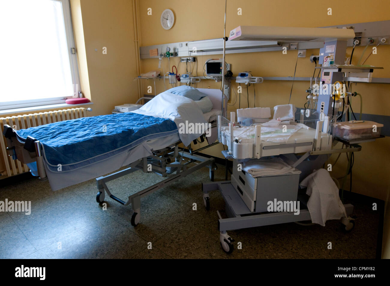 Maternity ward hospital empty hi-res stock photography and images - Alamy