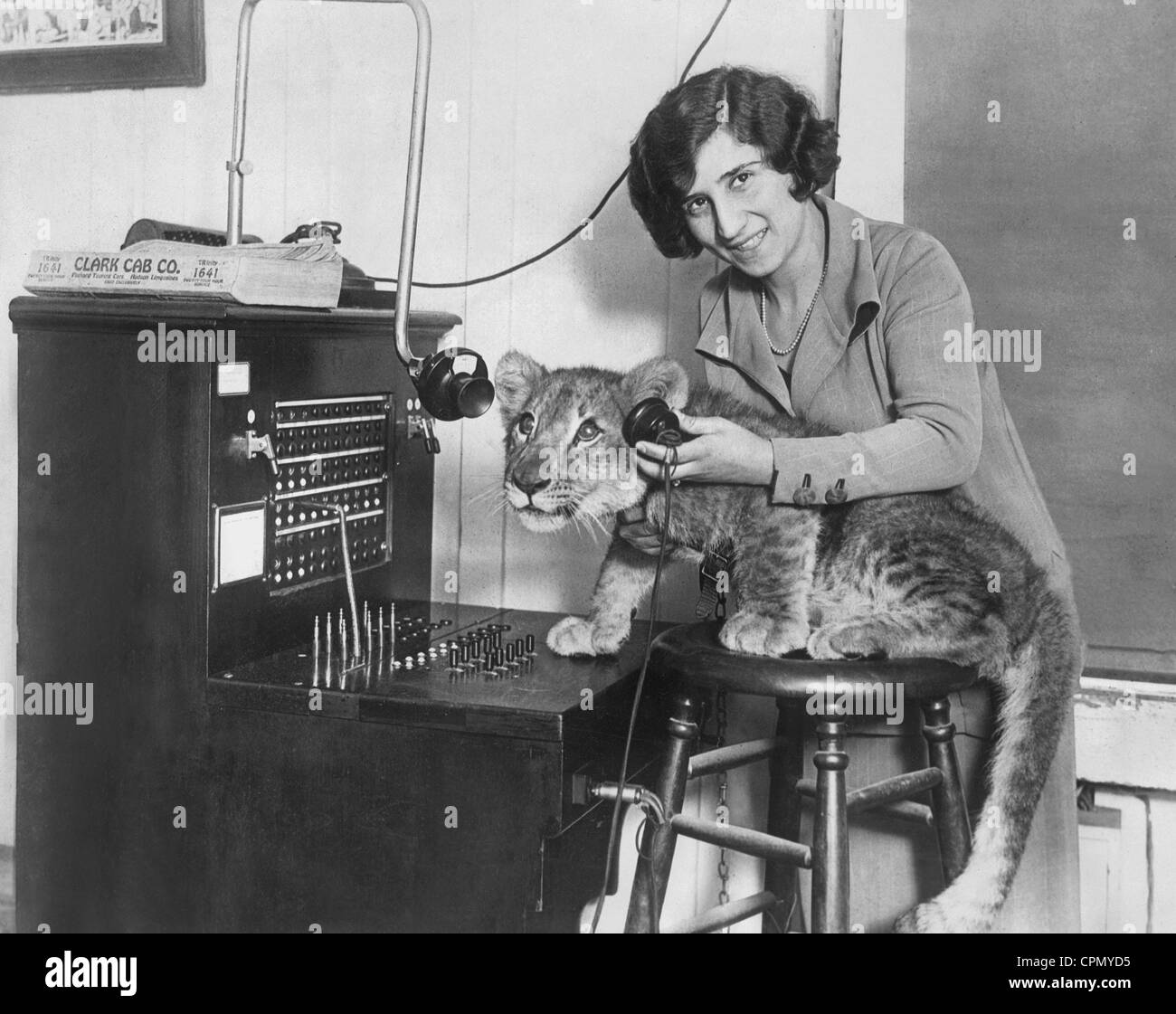 Telephone operator switchboard hi-res stock photography and images - Alamy
