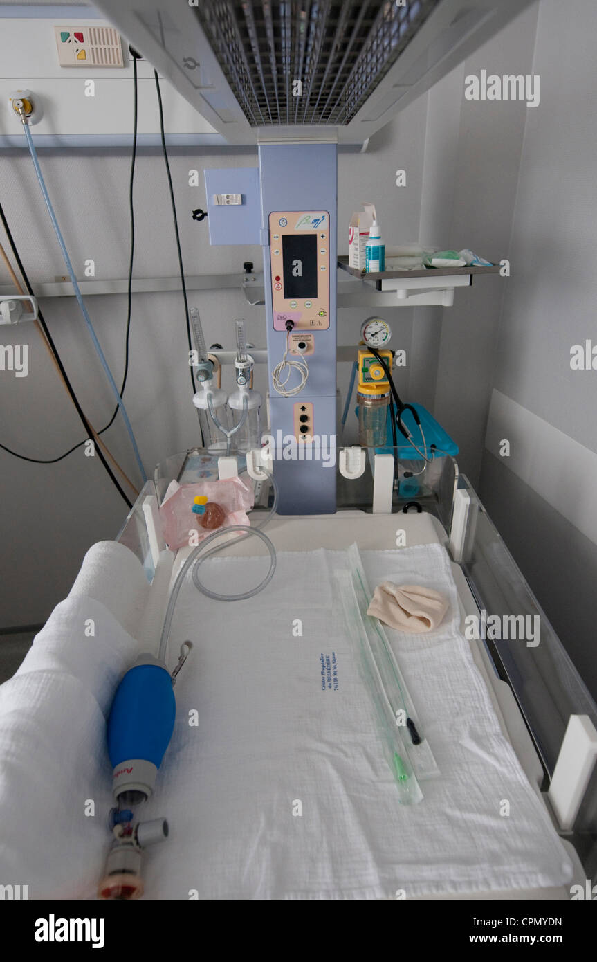 RESUSCITATION NEWBORN BABY Stock Photo - Alamy