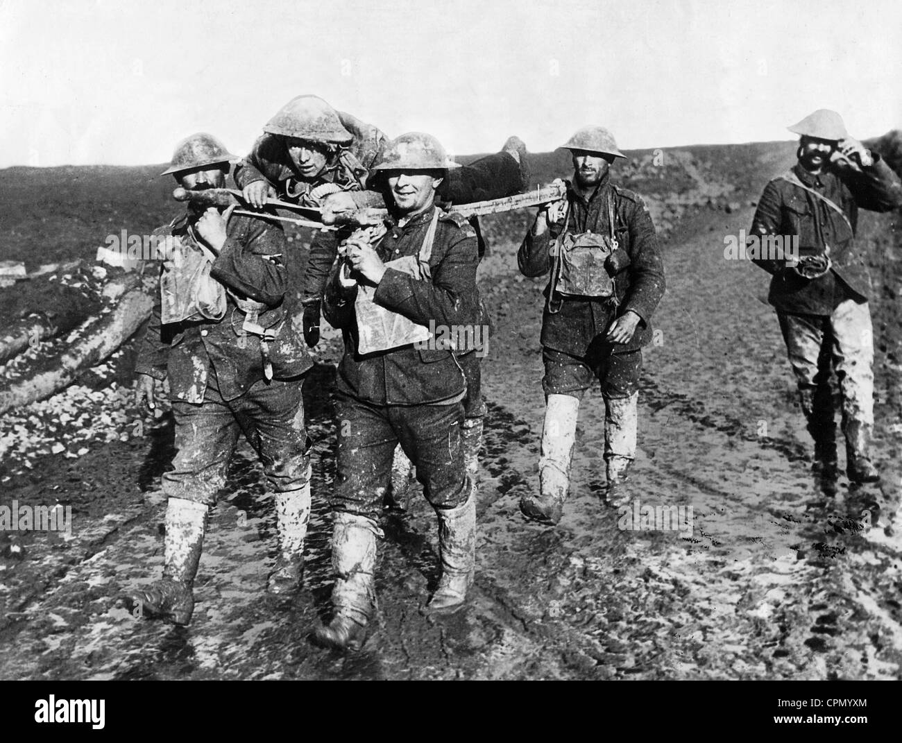 Rescue wounded soldier hi-res stock photography and images - Alamy