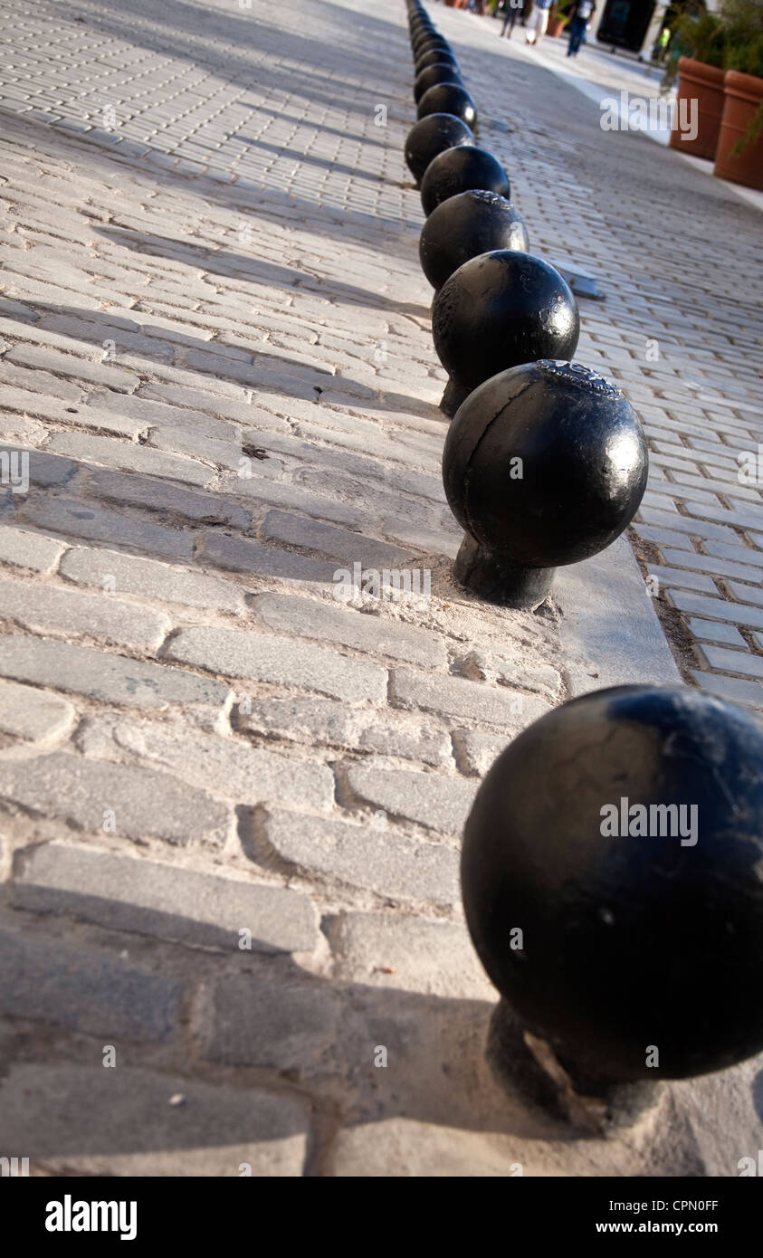 Old bollards hi-res stock photography and images - Alamy