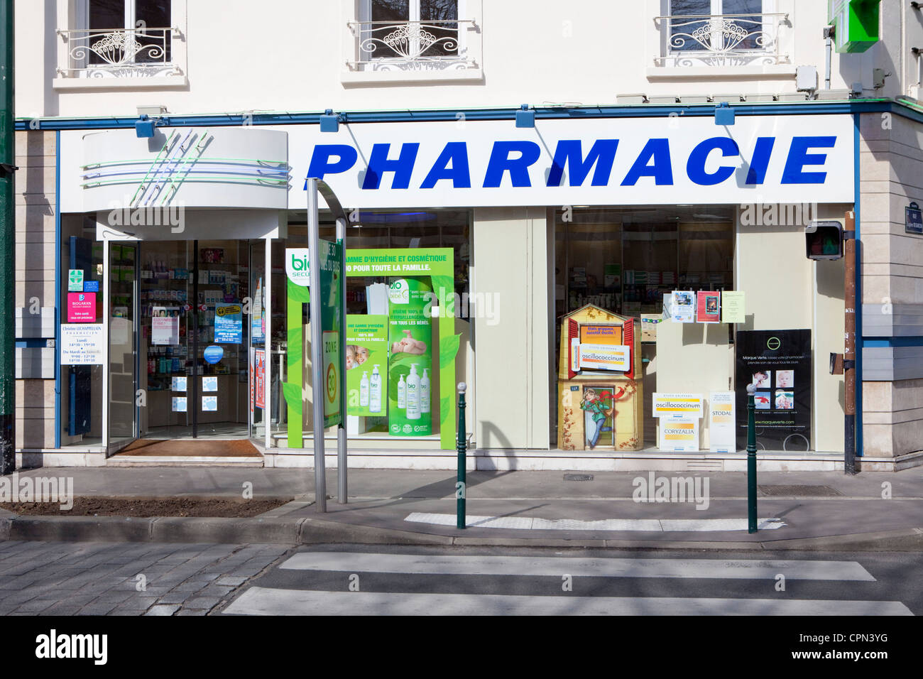 OUTSIDE OF A CHEMIST'S SHOP Stock Photo - Alamy