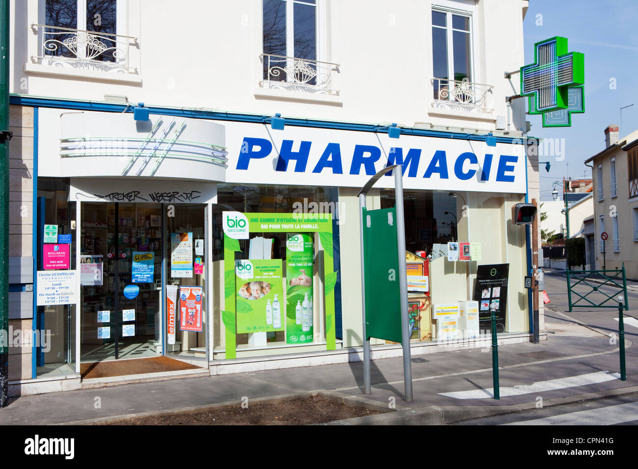 Drugstore outside neon window hi-res stock photography and images - Alamy