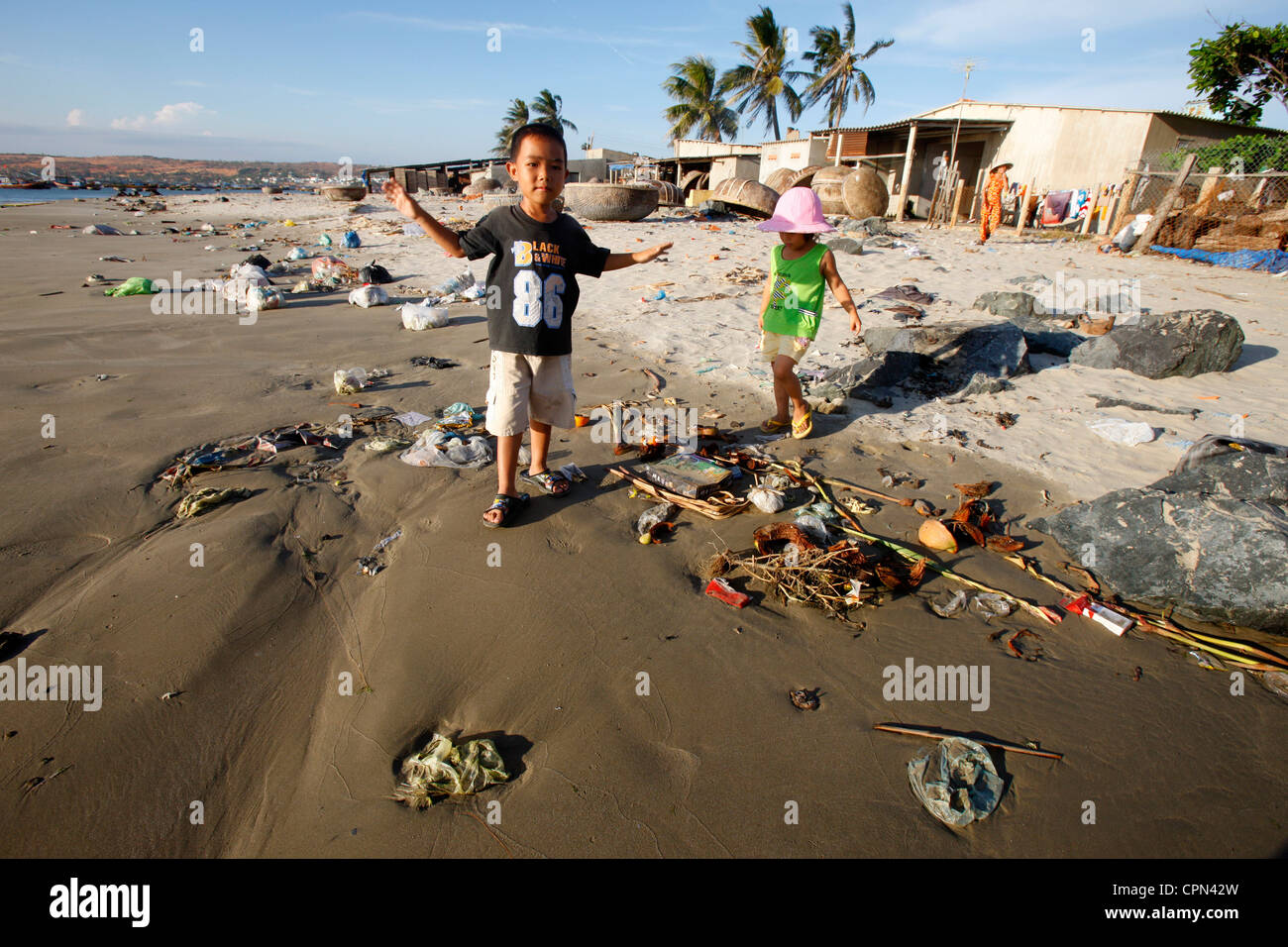 Filthy seas hi-res stock photography and images - Alamy