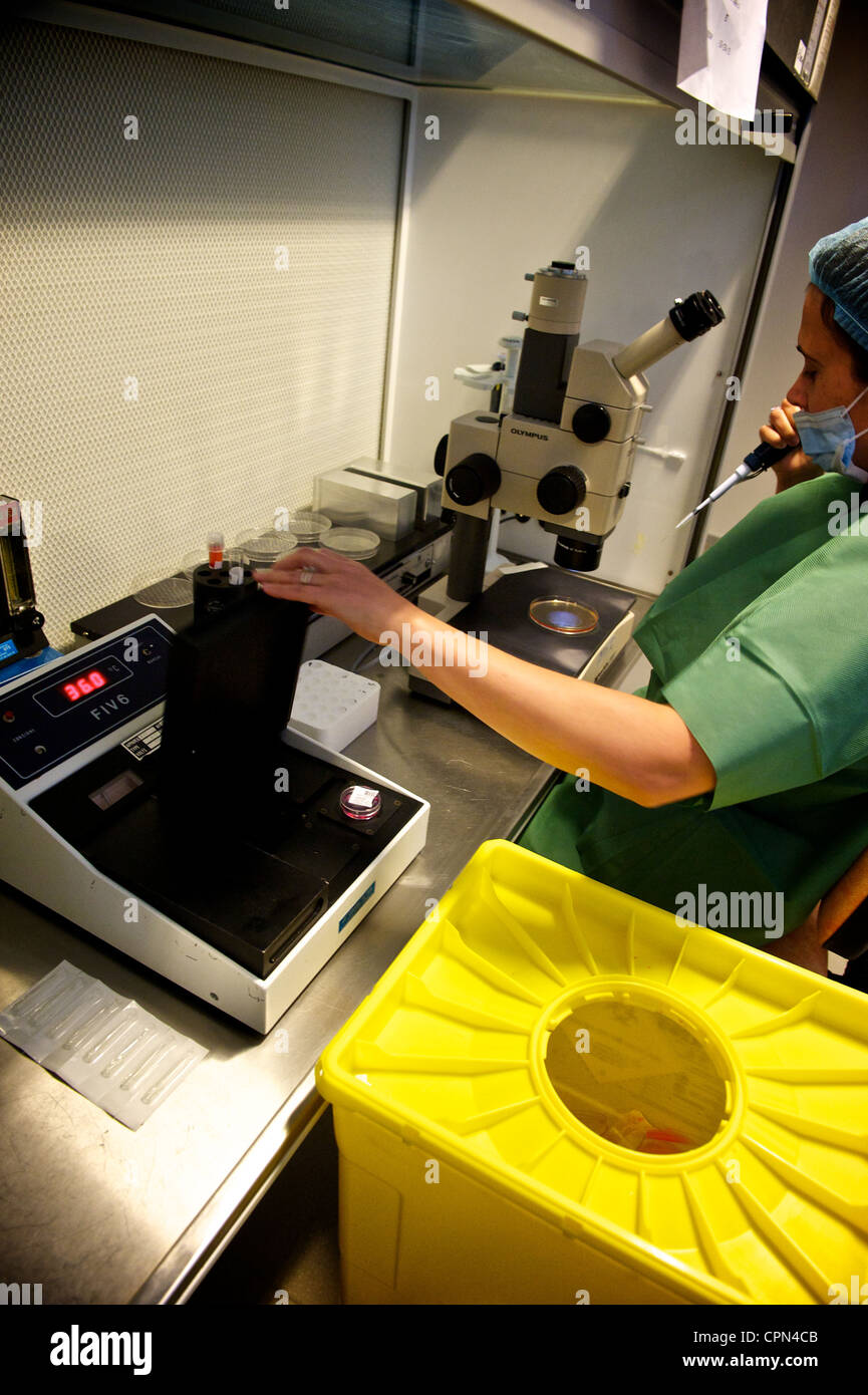 Ivf incubator hi-res stock photography and images - Alamy