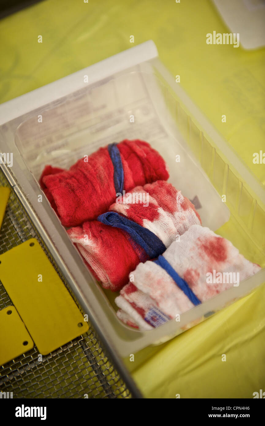 Surgical instrument waste hi-res stock photography and images - Alamy