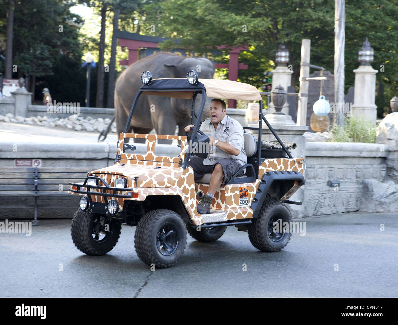 Giraffe zookeeper hi-res stock photography and images - Alamy