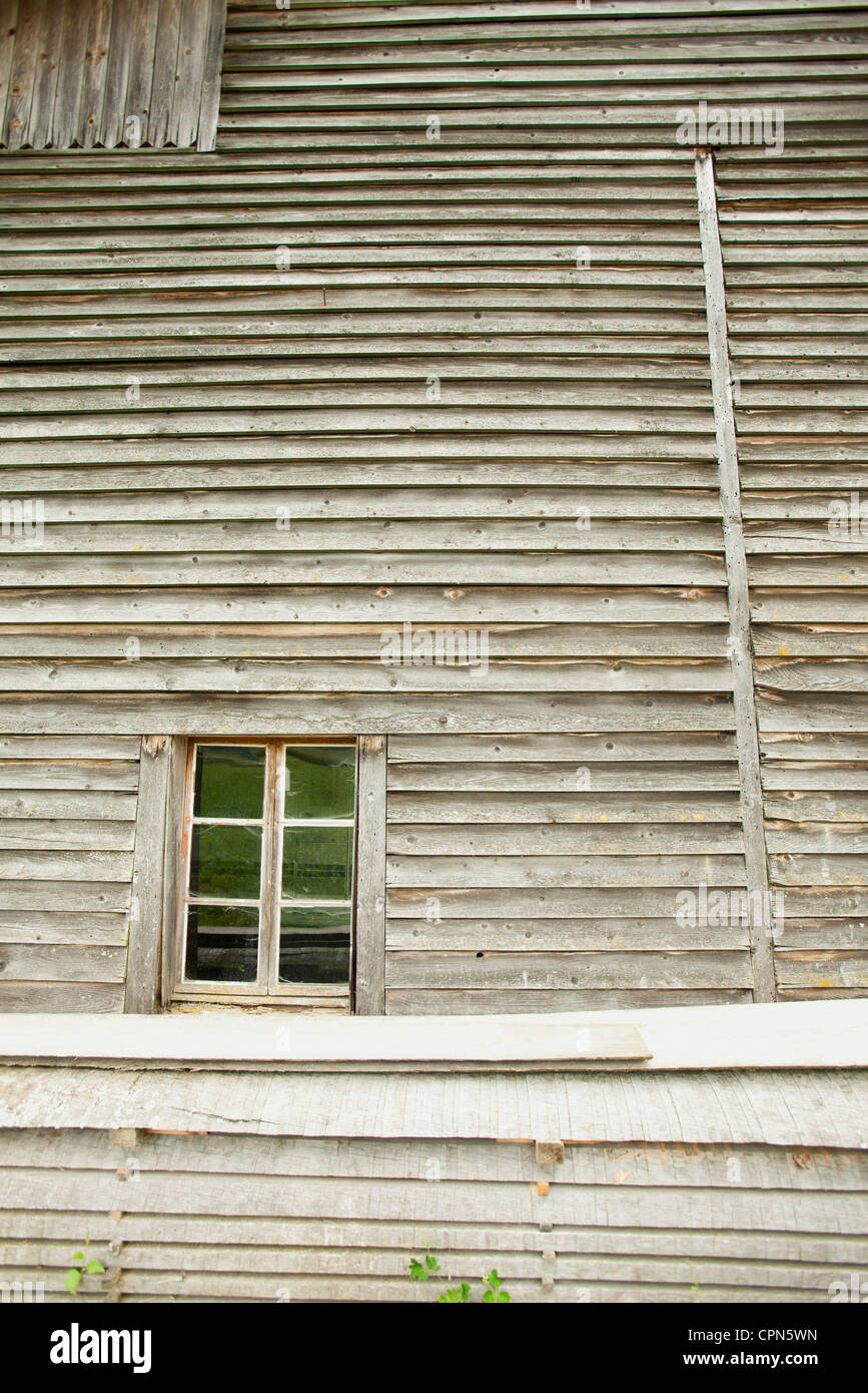 Dilapidated building exterior Stock Photo - Alamy