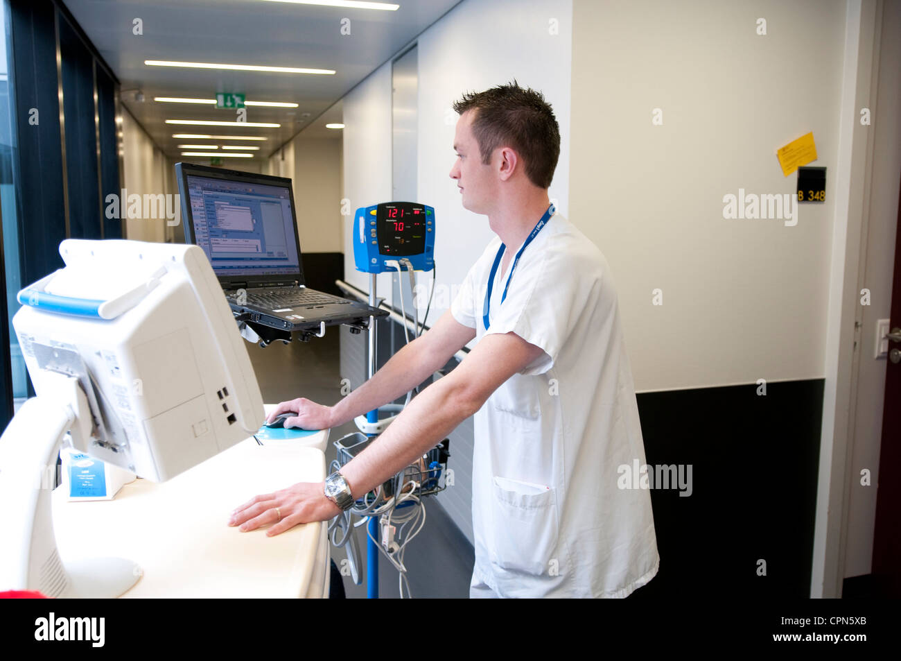 Nurse record data hi-res stock photography and images - Alamy
