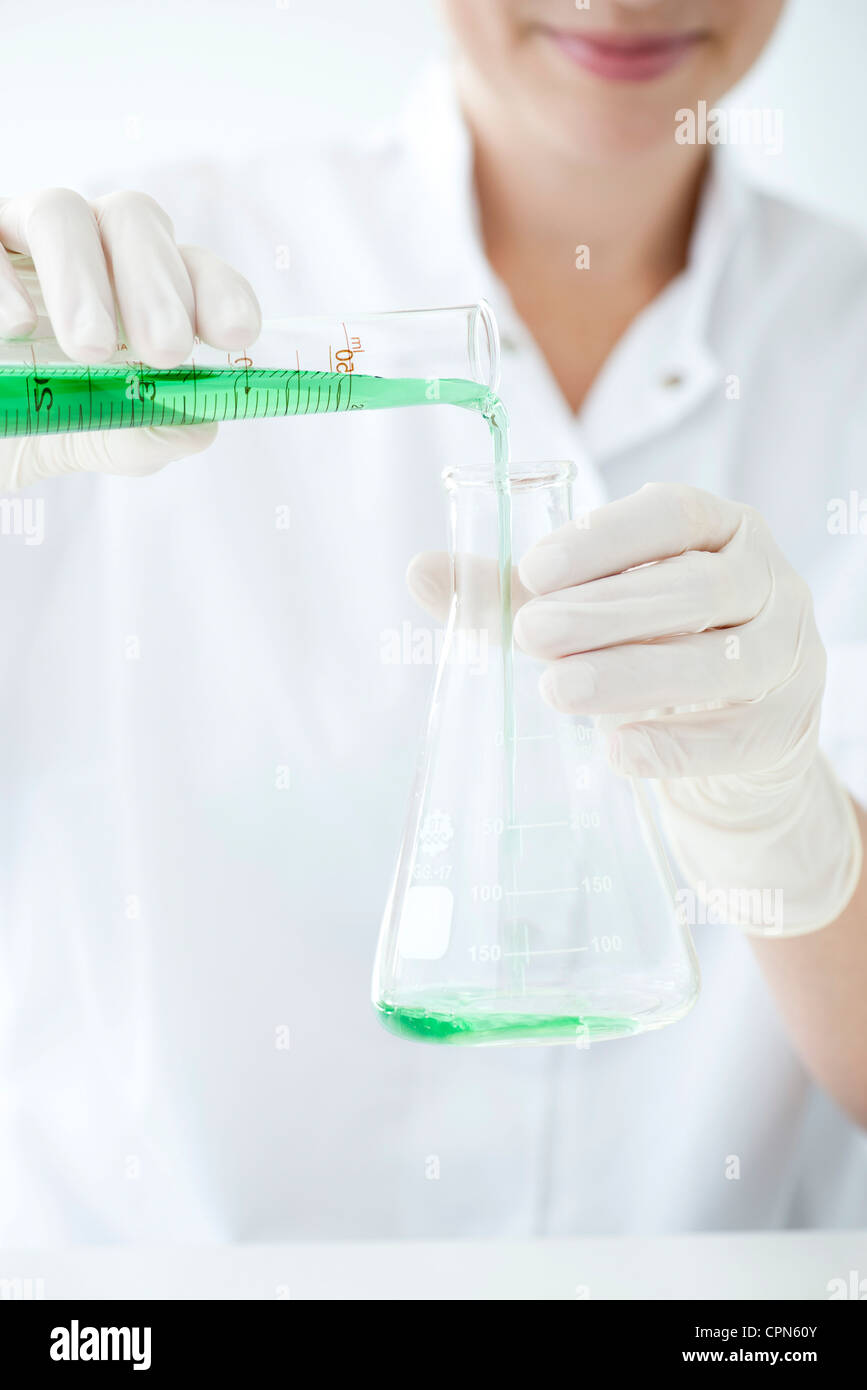 Conical flask hi-res stock photography and images - Alamy