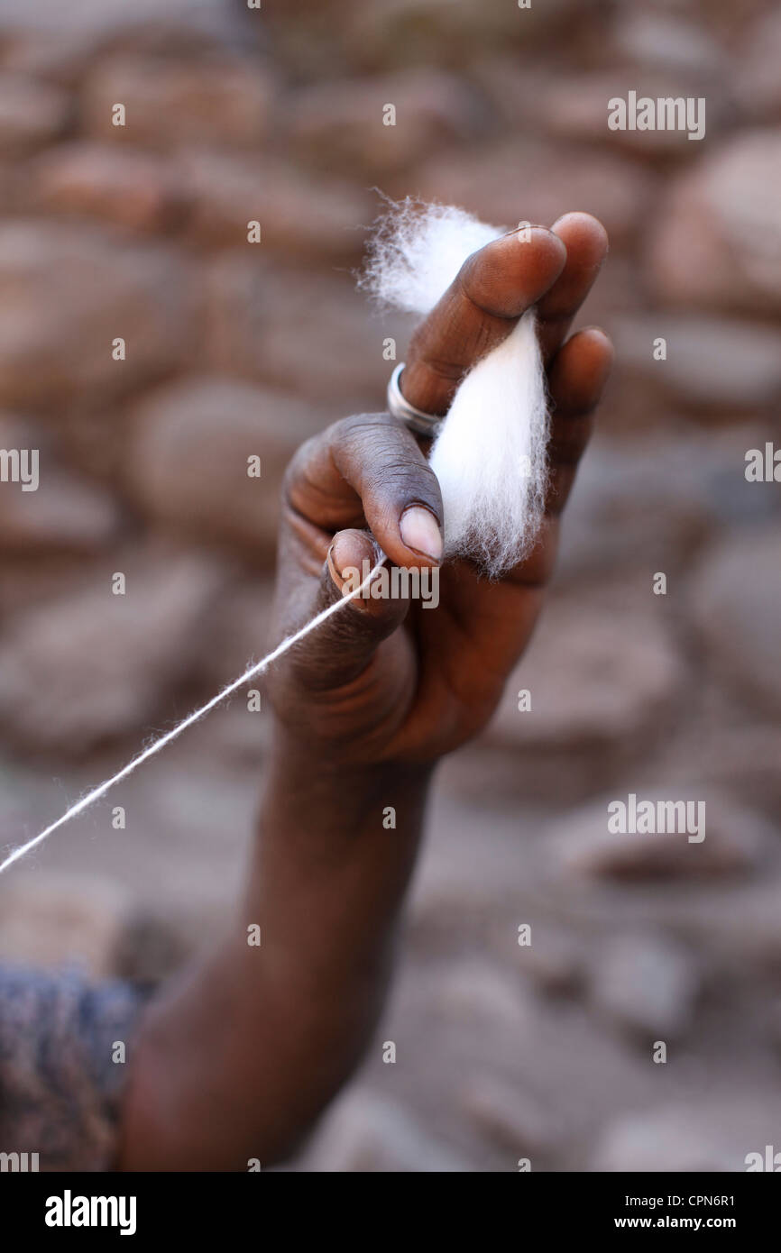 Women working cotton spinning hi-res stock photography and images - Alamy
