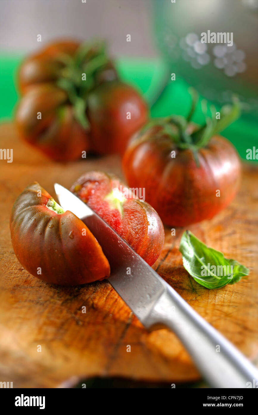 Tomato processing hi-res stock photography and images - Alamy