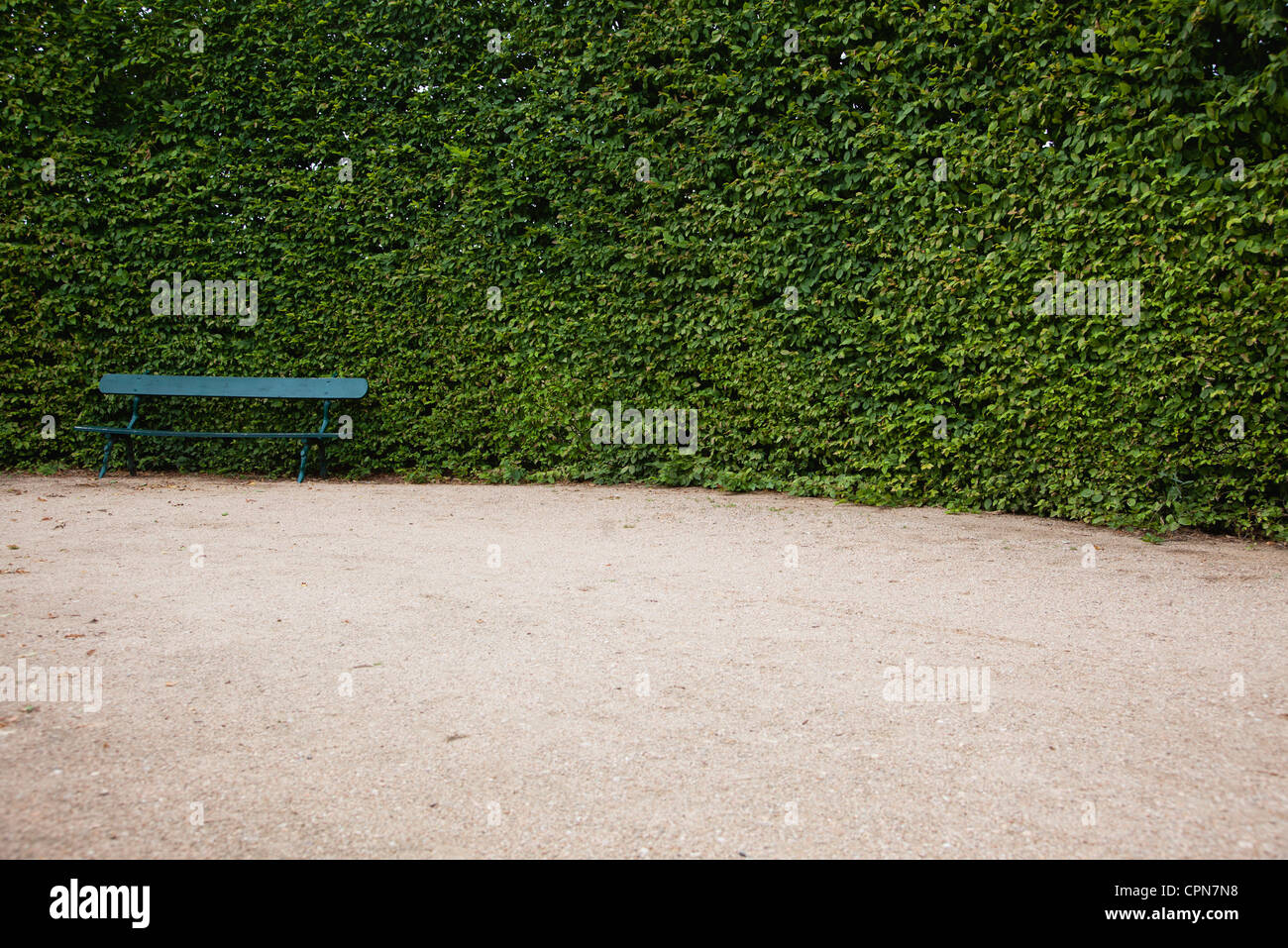 Park bench background images hi-res stock photography and images - Alamy