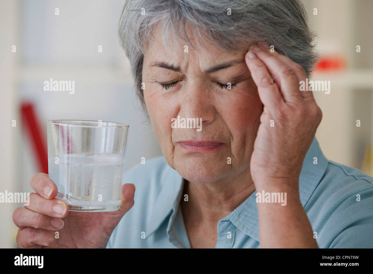 Taking drugs to treat pain hi-res stock photography and images - Alamy