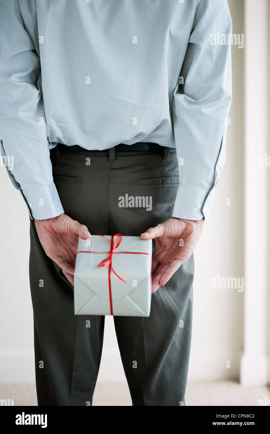 Hands and bows only hi-res stock photography and images - Alamy