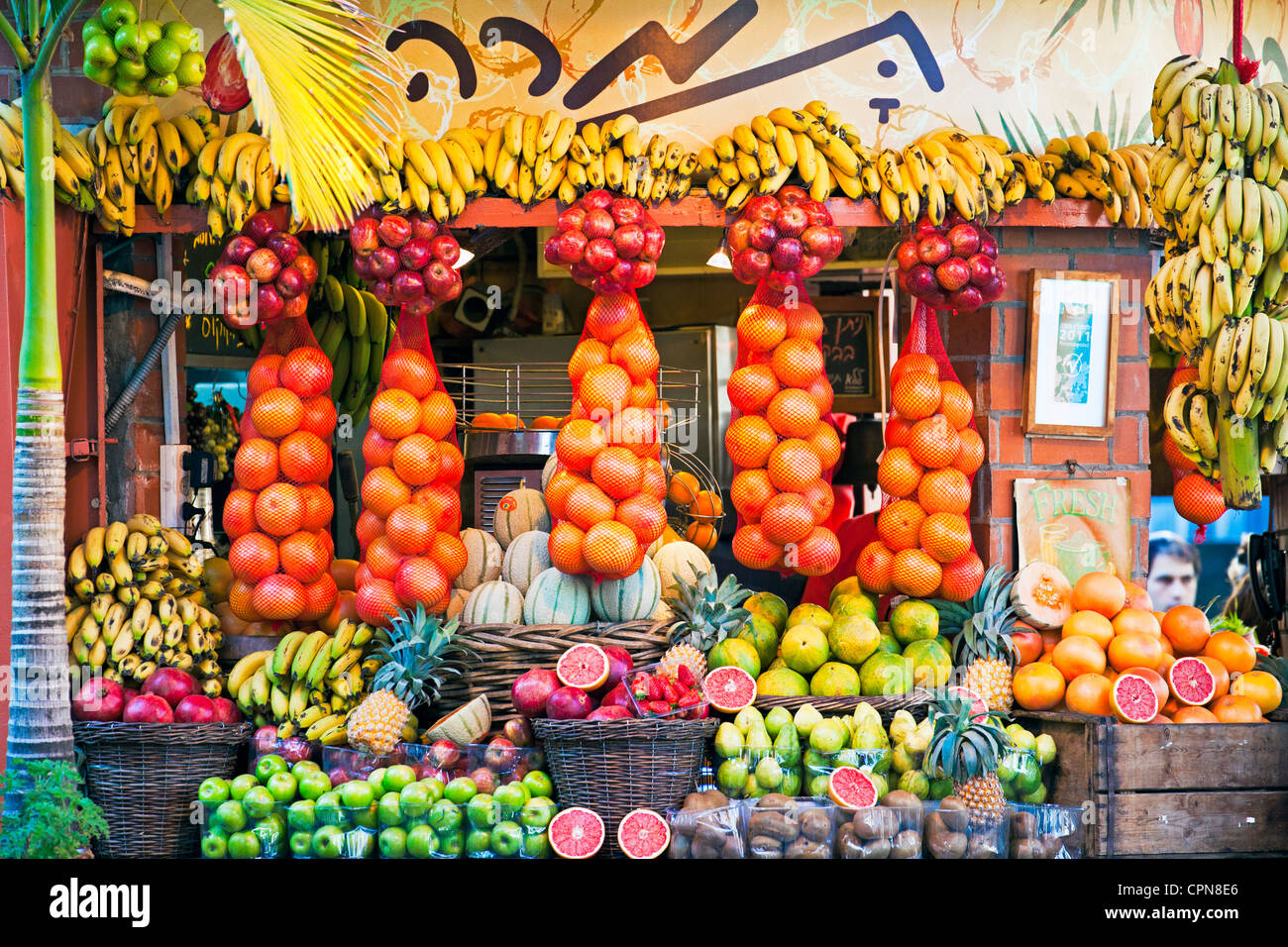 Middle East, Israel, Tel Aviv, Fresh juice stall in Dizengoff street ...