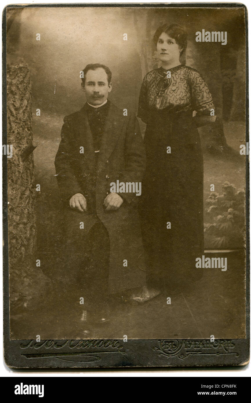 An antique photo shows couple Stock Photo - Alamy