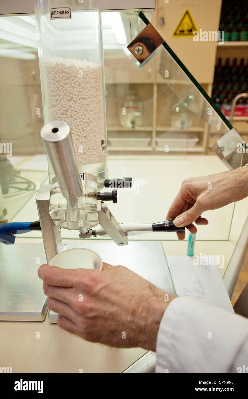 Pharmacy vending machine hi-res stock photography and images - Alamy