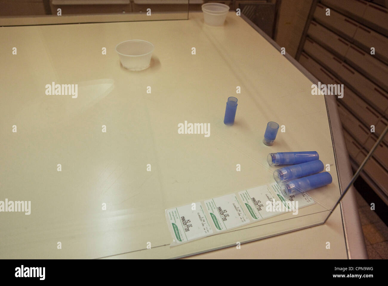 Drug manufacturing laboratory hi-res stock photography and images - Alamy